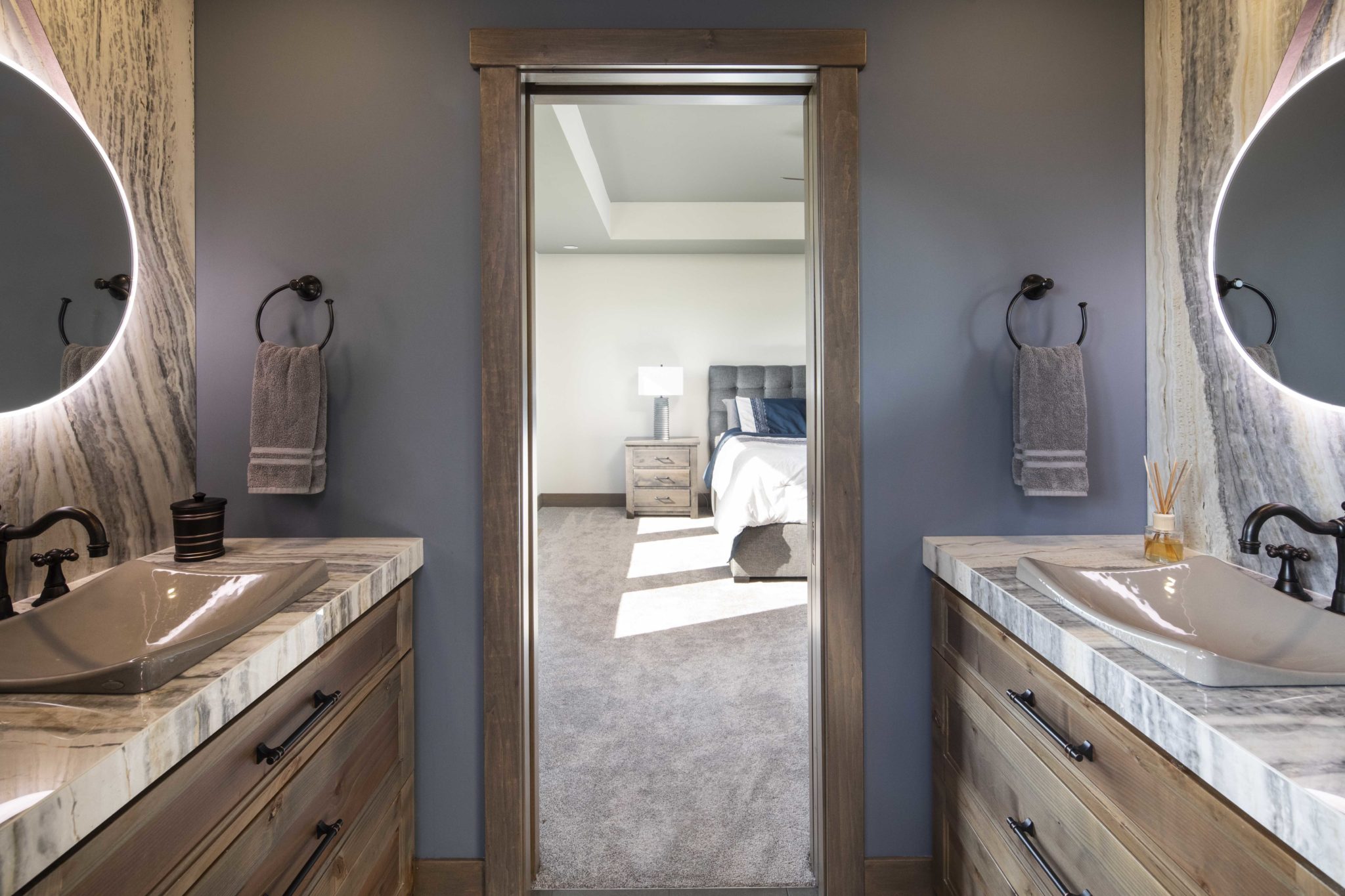 Ceyaka Trail - Ruby+Suede