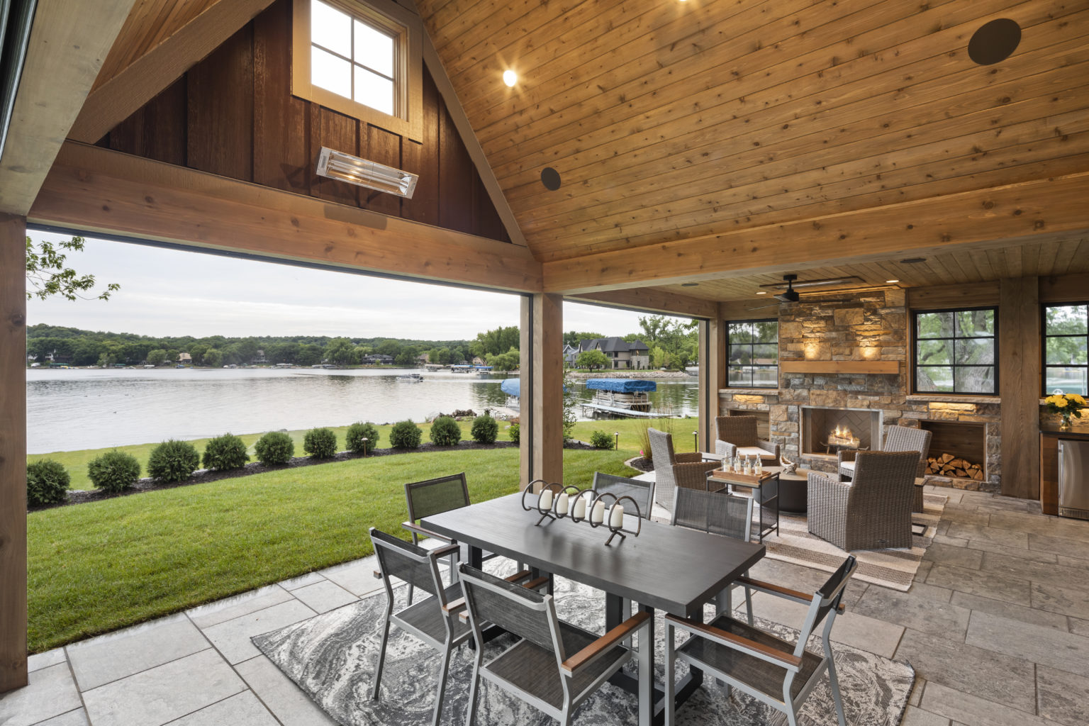 Glendale Avenue - Ruby+Suede